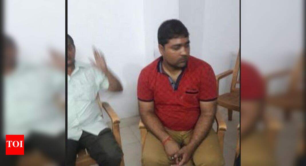 Constable caught red-handed with Rs 40,000 bribe by anti-corruption ...