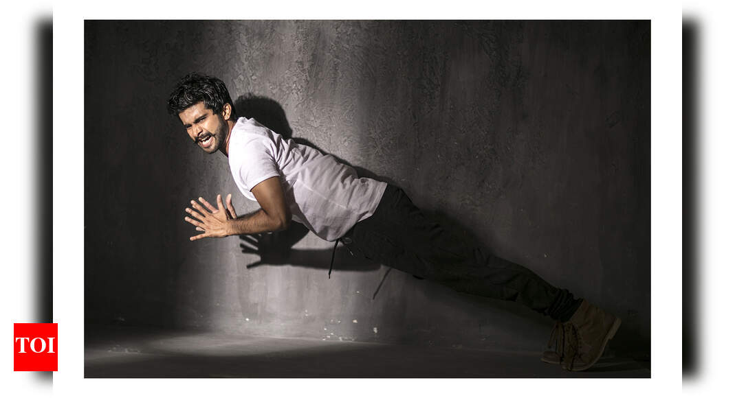 Siddharth Menon returns to stage with Aladdin | Hindi Movie News ...