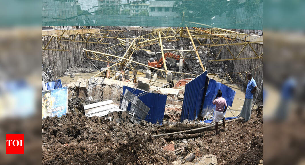 Kaloor: Panel to study collapse of Kaloor structure | Kochi News ...