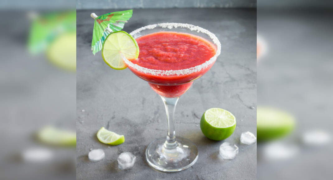 Citrus Strawberry Mocktail Recipe: How to Make Citrus Strawberry ...