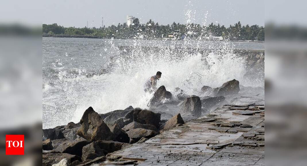 Kerala Weather: Kerala coasts may witness rough seas with high waves ...