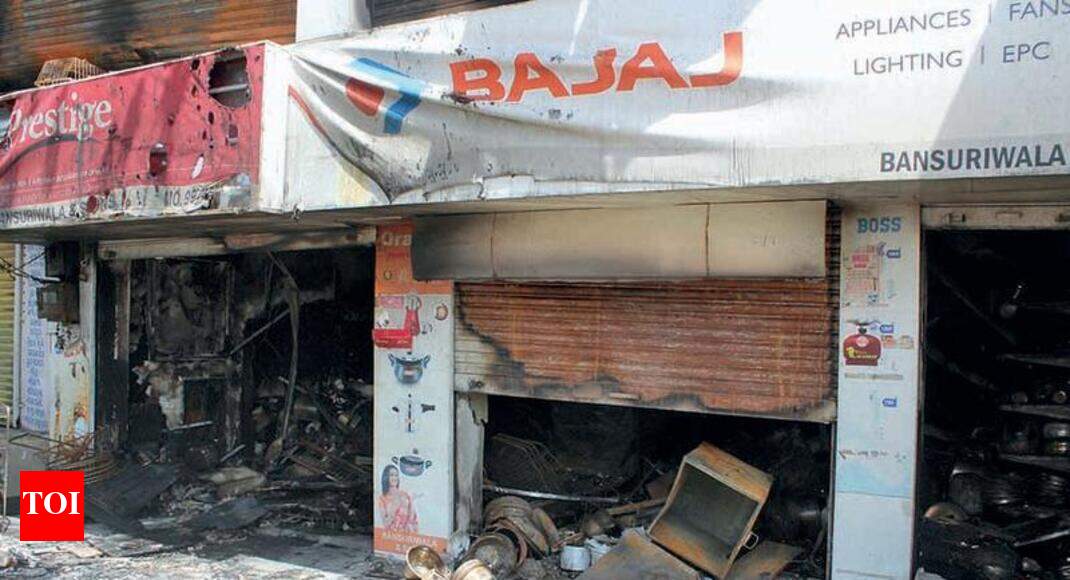 Three-storey building near Gotri pond gutted in fire | Vadodara News ...