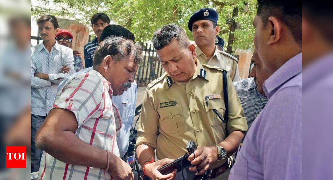 Angadia firm staffers looted of cash, valuables worth Rs 26 lakh ...