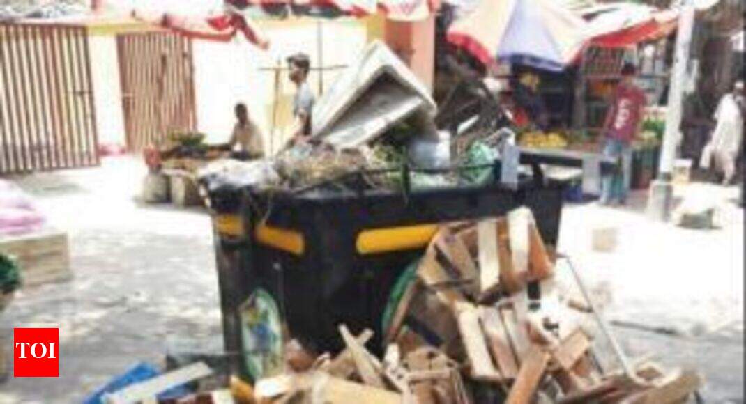 Plastic collection bins overflow with garbage | Mumbai News - Times of ...