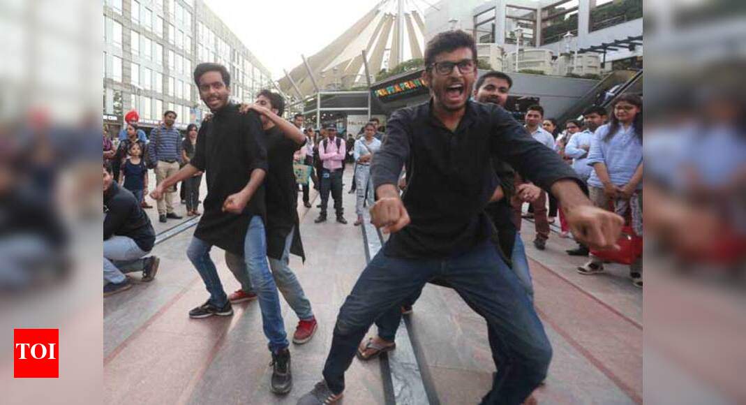 Nukkad natak at Cyber Hub gives road safety gyan | Events Movie News ...