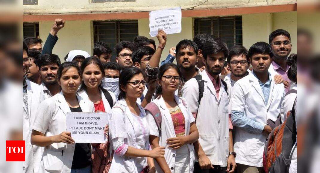Interns demonstrate against low stipend | Nagpur News - Times of India