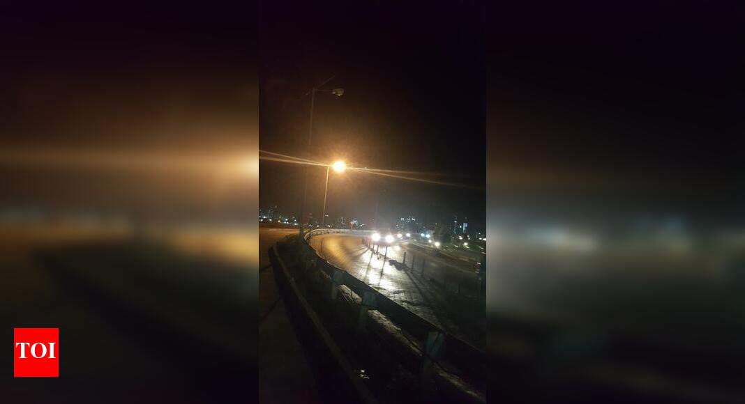 Street Lights at Bandra reclamation - Times of India