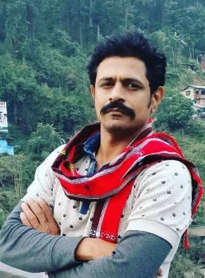 Jayesh More on the top of the world with his performance in 'Khichdi' - Times of India