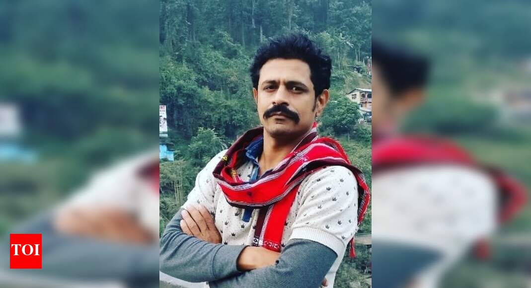 Jayesh More on the top of the world with his performance in 'Khichdi' - Times of India