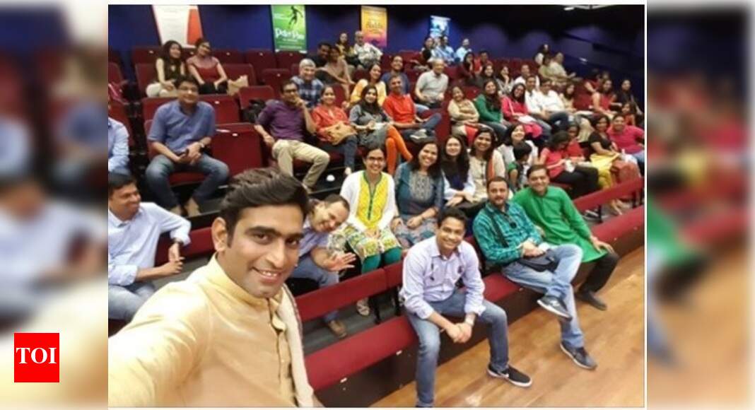 Sandeep Pathak and Varhad get love in Netherlands | Marathi Movie News ...