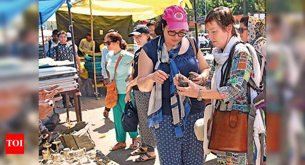 Fancy a heritage & cultural glimpse of the city? These guides will show ...