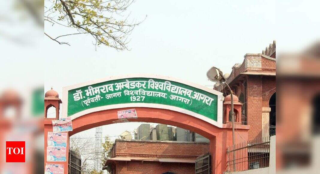 agra-university-cutting-overwriting-spotted-on-2012-13-bed-answer-sheets-times-of-india