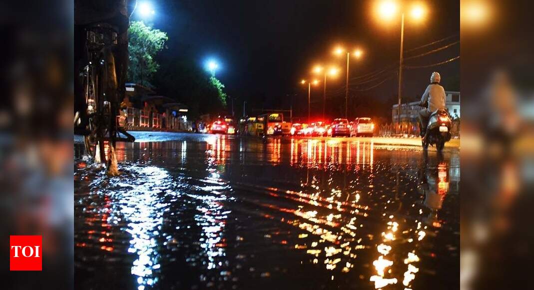 Delhi weather today: Dust storm, sudden rain bring relief from heat | Delhi News - Times of India