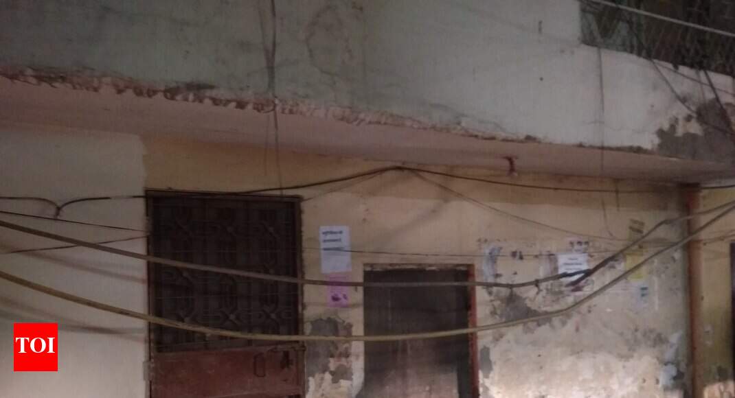 Low-hanging wires in front of house - Times of India