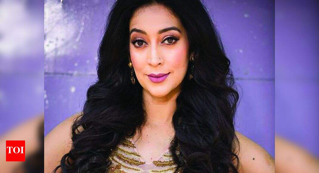 Mayuri Upadhya talks about the importance of our vote - Times of India