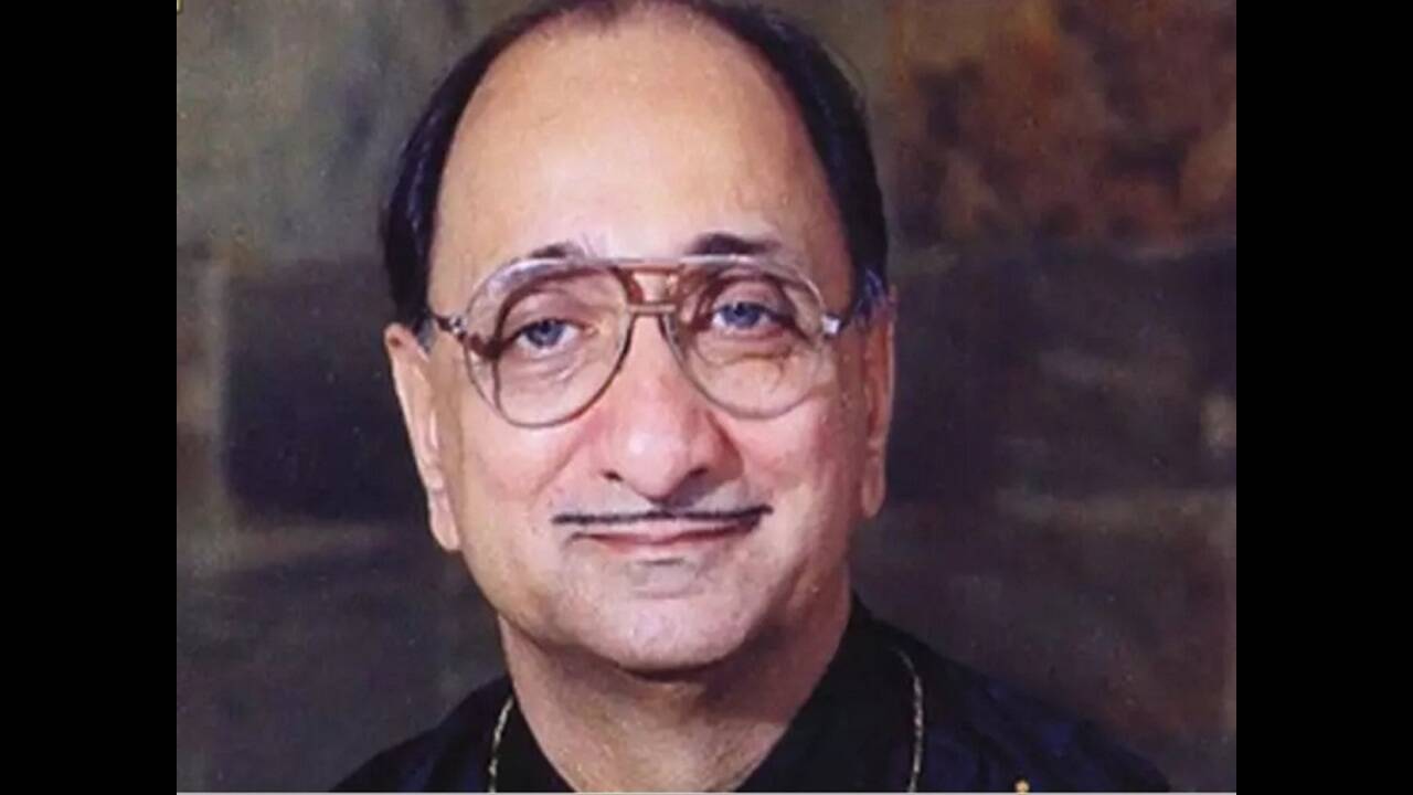 Leading Marathi bhavgeet singer Arun Date passes away at 84 | Mumbai ...