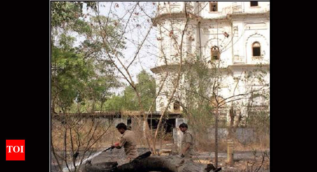 Butler Palace: Fire breaks out in Butler Palace | Lucknow News - Times ...