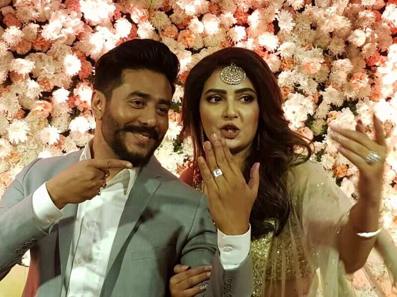 Preparations for Raj-Subhashree's wedding begin | Bengali Movie News ...