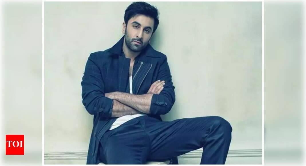 Ranbir Kapoor to star in Abhijat Joshi’s directorial debut? | Hindi ...