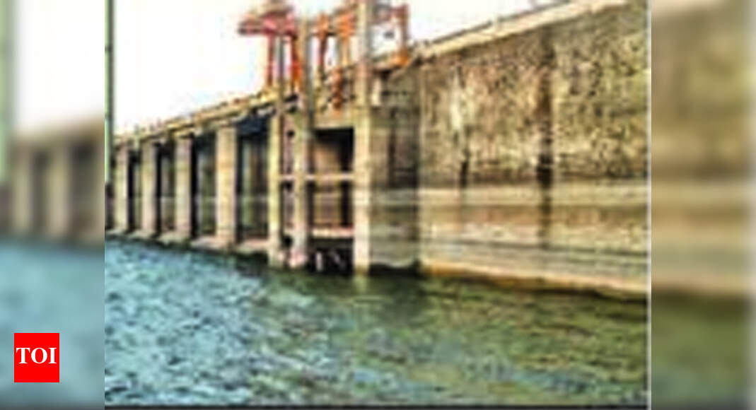 Aurangabad: 3 dams hit dead storage, cumilative stock around 20% ...