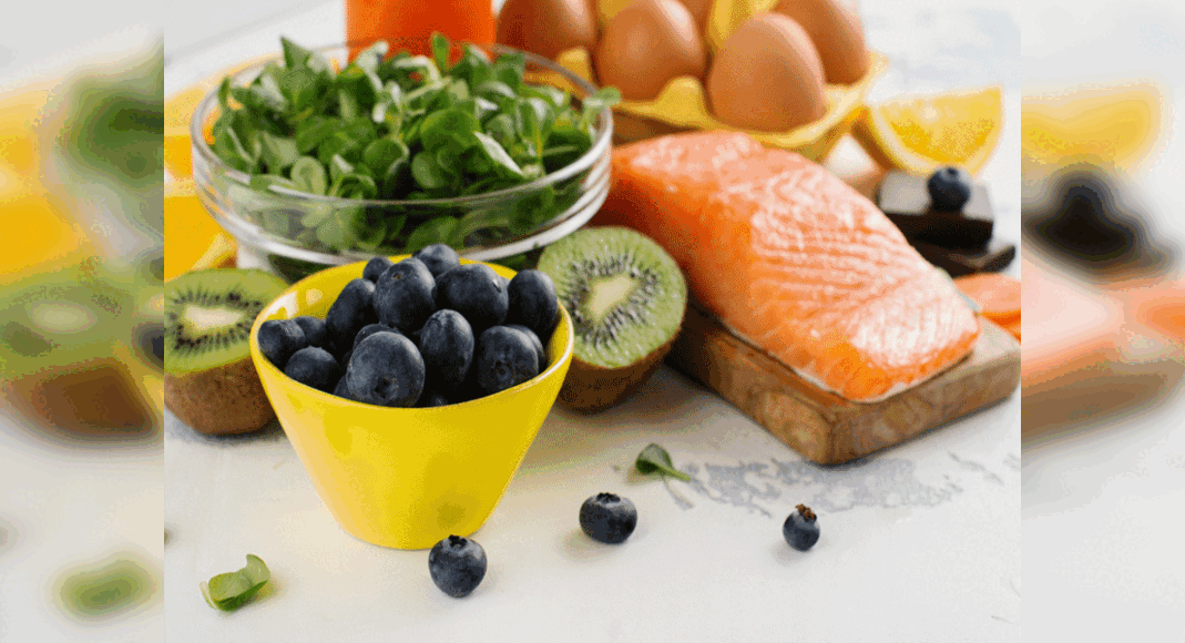 10 excellent food choices that can improve your vision