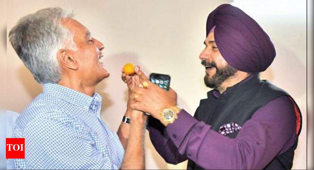 Navjot Sidhu let off by Supreme Court with fine of Rs 1,000 in road ...