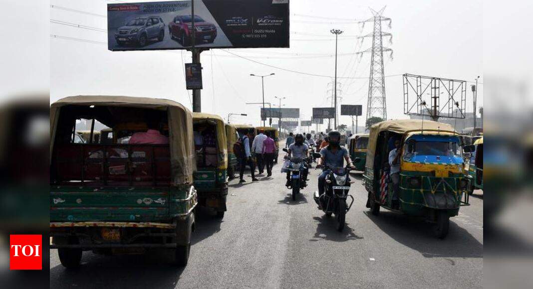 An auto stand in the middle of a national highway | Noida News - Times ...