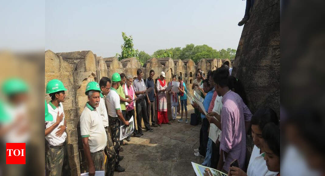 Heritage Walk Marks 200 Yrs Of War At Chanda Fort: Heritage walk marks ...