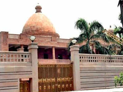 Mayawati: After Supreme Court order, Mayawati to move into Rs 15 crore ...