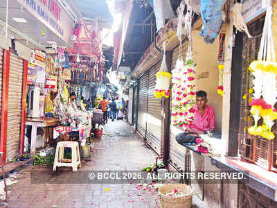 Mumbaikars go on a ‘bhul-bhulaiya’ walk | Mumbai News - Times of India