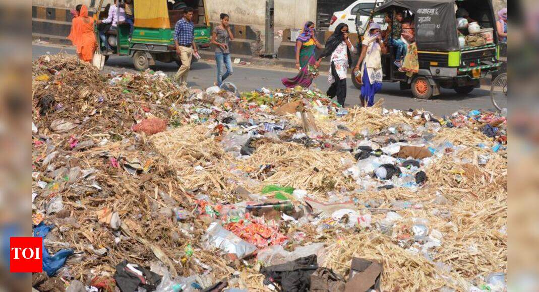 Strike called off, garbage lying on roads for 16 days to be cleared ...