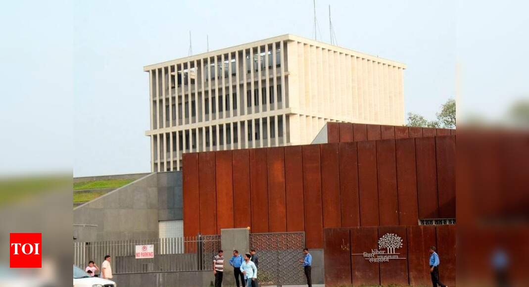 Bouquets and brickbats for iconic buildings | Patna News - Times of India