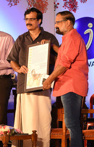 Kamukara Award ceremony turns up to be a musical night | Events Movie ...