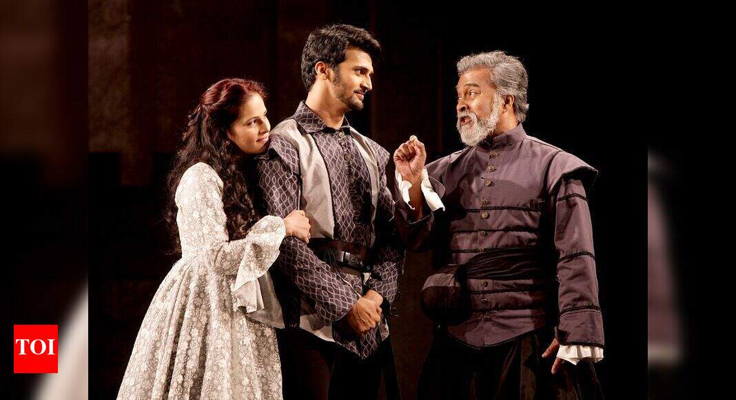 Hamlet packs plenty of punch; is a compelling watch | Marathi Movie ...
