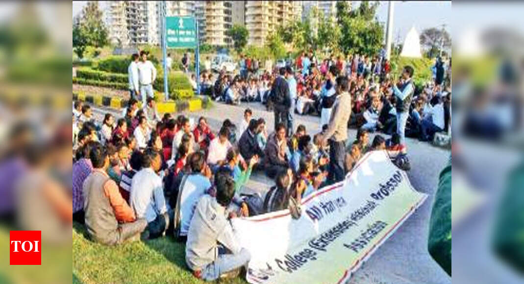 Political Bosses: Don’t become tools to please political bosses, HC to ...