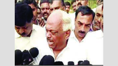 Speaker becomes emotional while inspecting KC Valley project ...