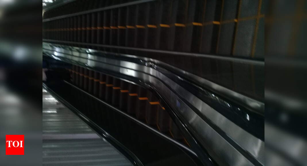 exelator at thane east 10th platform - Times of India