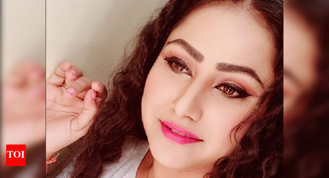 Bhojpuri actress Priyanka Pandit’s recent pictures show her most ...