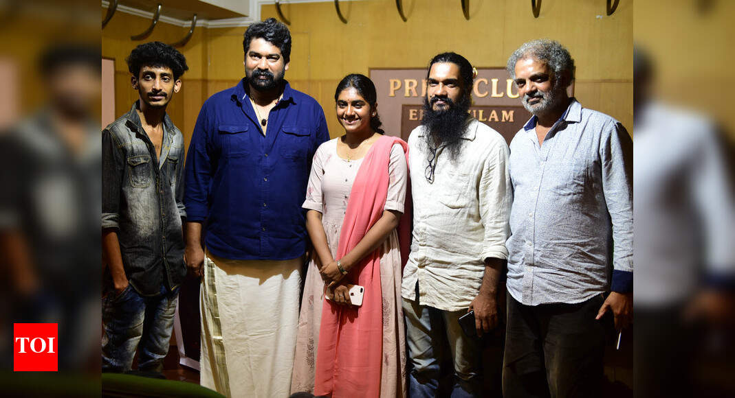 Sanal Kumar Sasidharans Nimisha Sajayan Movie Chola Is Based On An