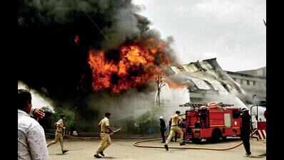 Fire: Portion of dyeing mill collapses in Surat, four workers ...