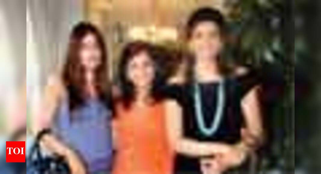 Roopa Fabiani’s b'day party | Events Movie News - Times of India