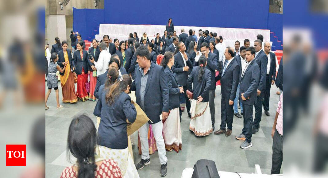 Surat Mayor Controversy: Wanting group photo in blazer lands Surat ...