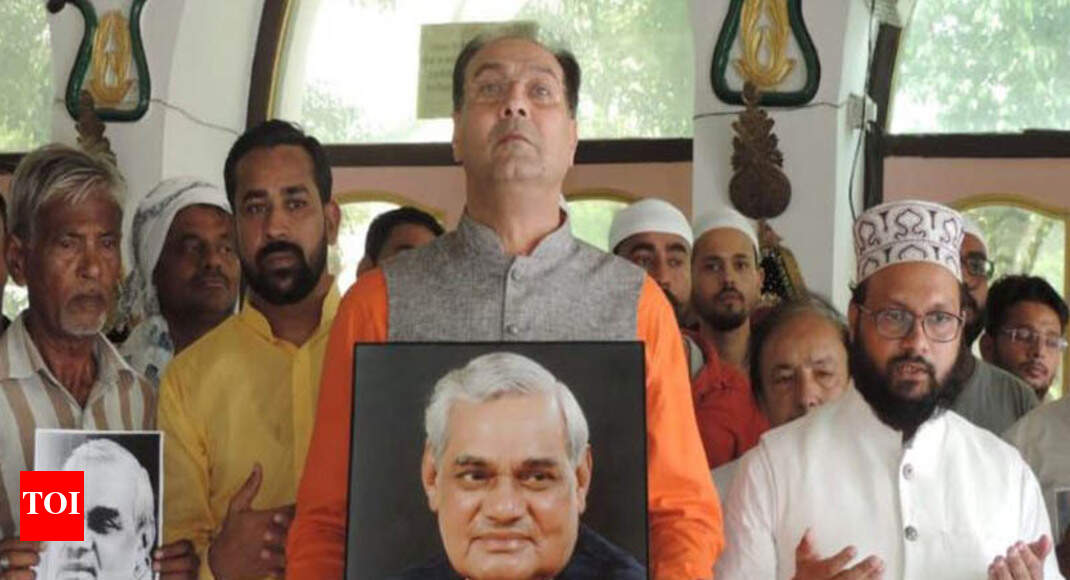 Mohsin Raza prays for Atal Bihari Vajpayee's health | Lucknow News ...