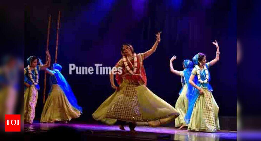 Kathak danceuse Sharvari Jamenis performs at MES Auditorium | Events ...