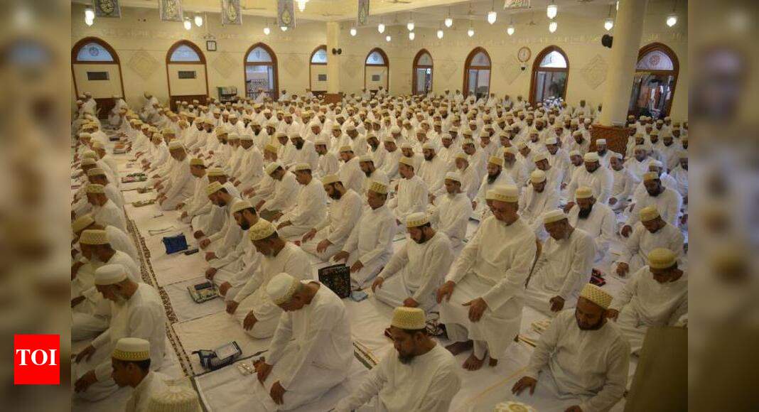 Bohras celebrate Eid with traditional fanfare, other sects gear up for ...