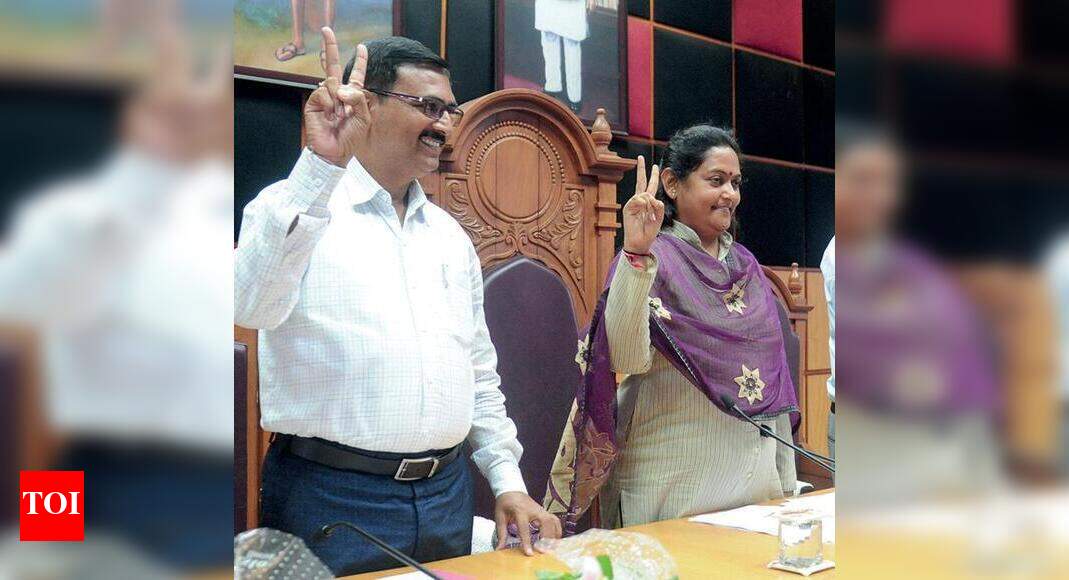 Bijal Patel is mayor, Makwana her deputy | Ahmedabad News - Times of India