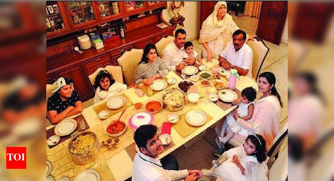 Monu's extended family celebrates Eid together | Mangaluru News - Times ...