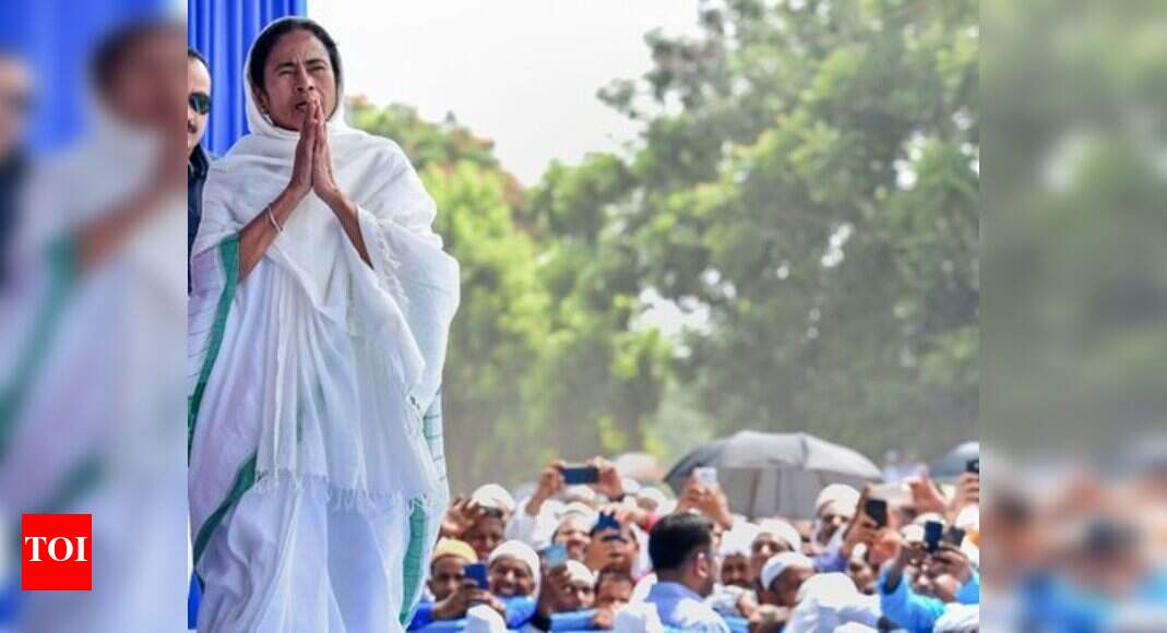 Mamata Banerjee: Does loving Hindus mean hating Muslims? Asks Mamata | India News - Times of India