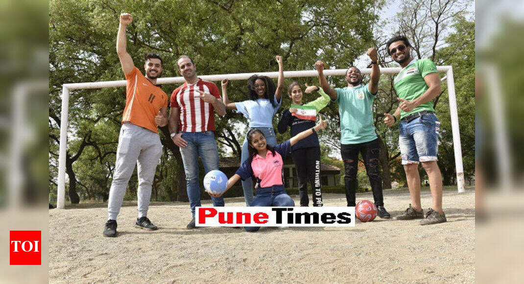 Football fans ‘Live It Up’ with the spirit of the game - Times of India