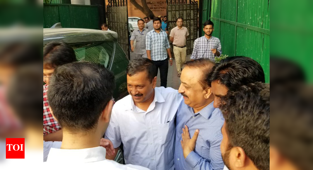 AAP-LG standoff: Arvind Kejriwal ends dharna at Raj Niwas | Delhi News ...